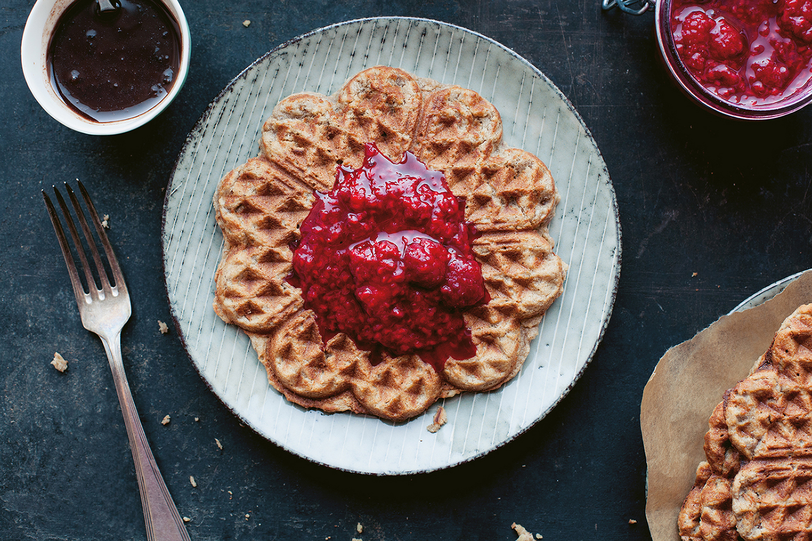 Living The Healthy Choice // Waffles with Raspberry & Chocolate Sauce