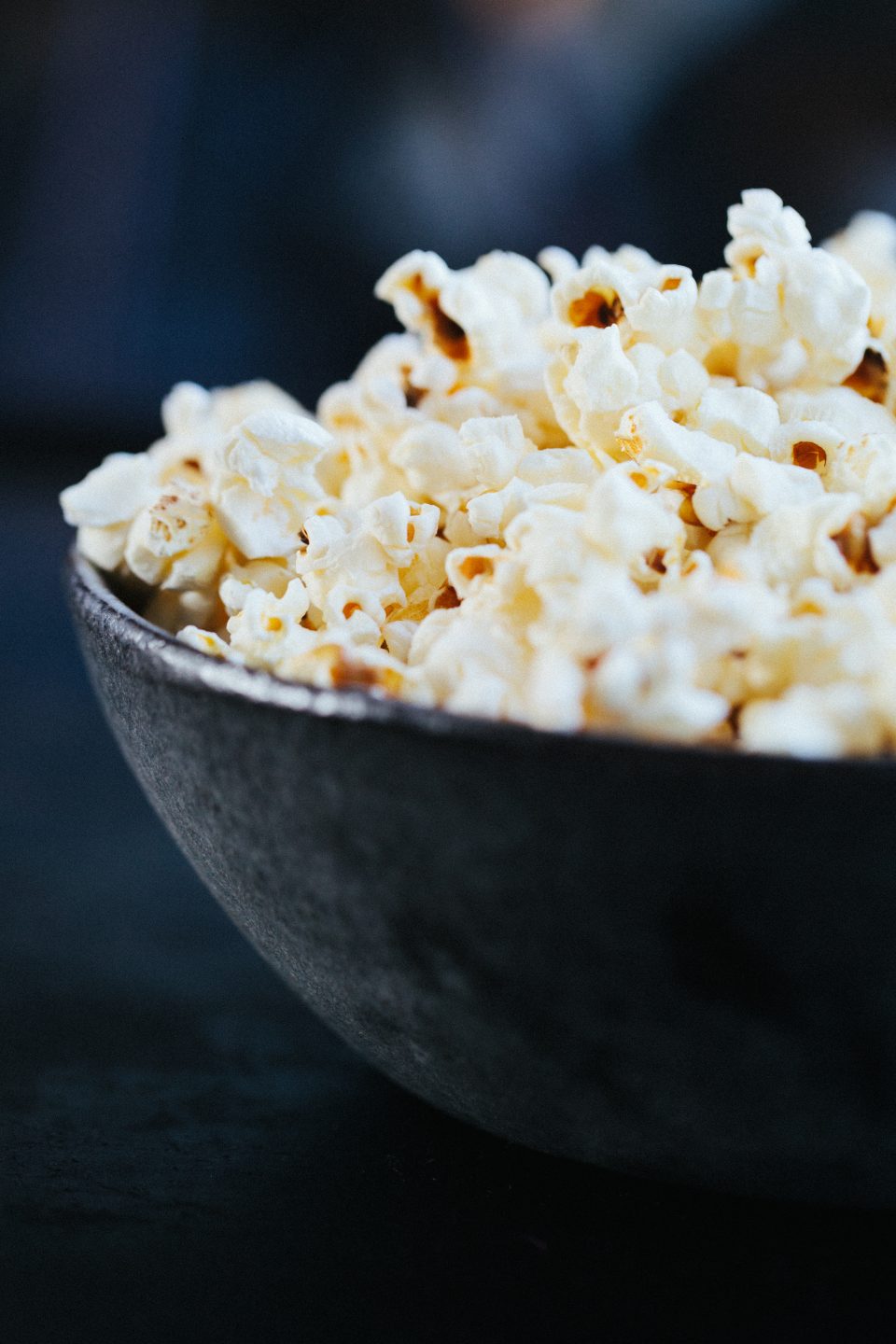 Living The Healthy Choice // Dark Chocolate Popcorn